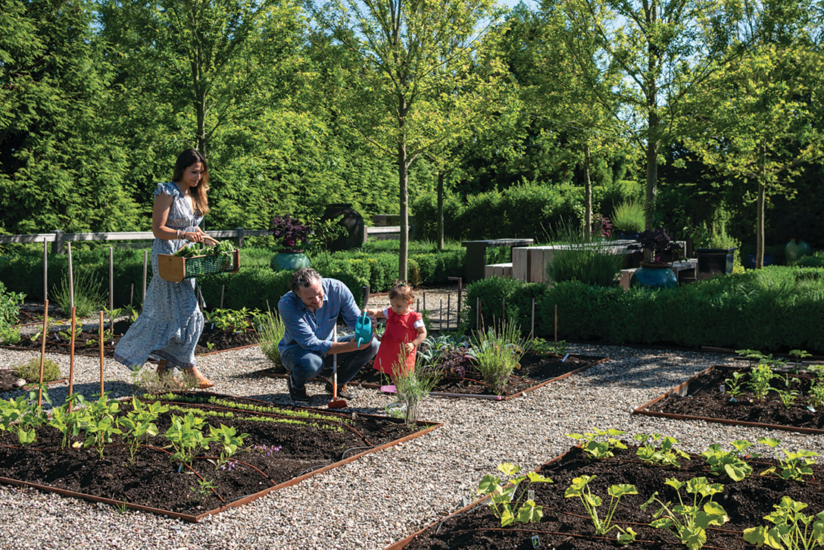 LaGuardia Design: Harvest Yard - The Purist